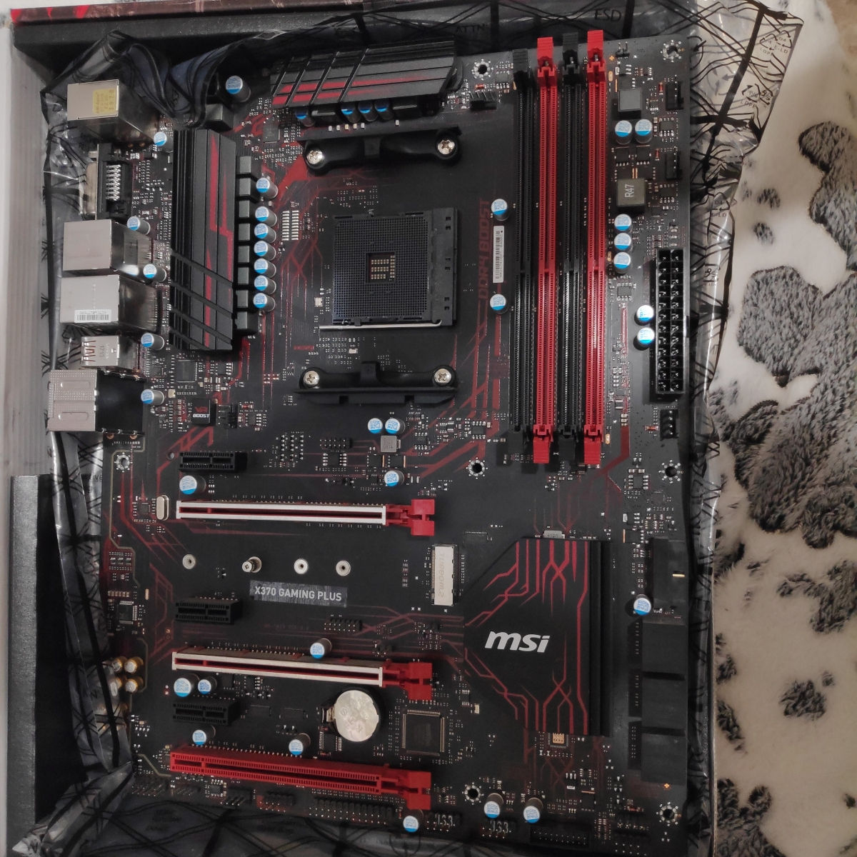 Материнка MSI x370 gaming plus