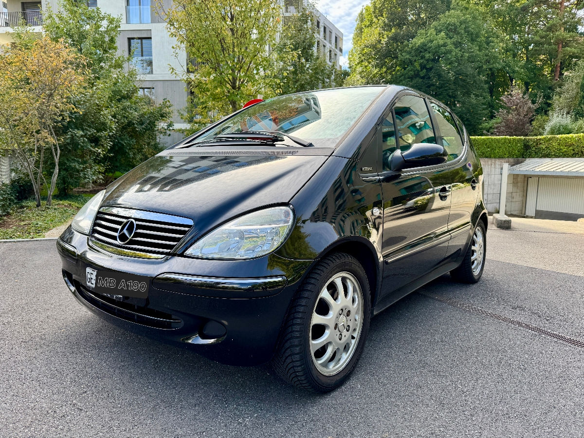 Mercedes A-Class an. 2022 cu rulaj 100357 km, Benzină, 6800