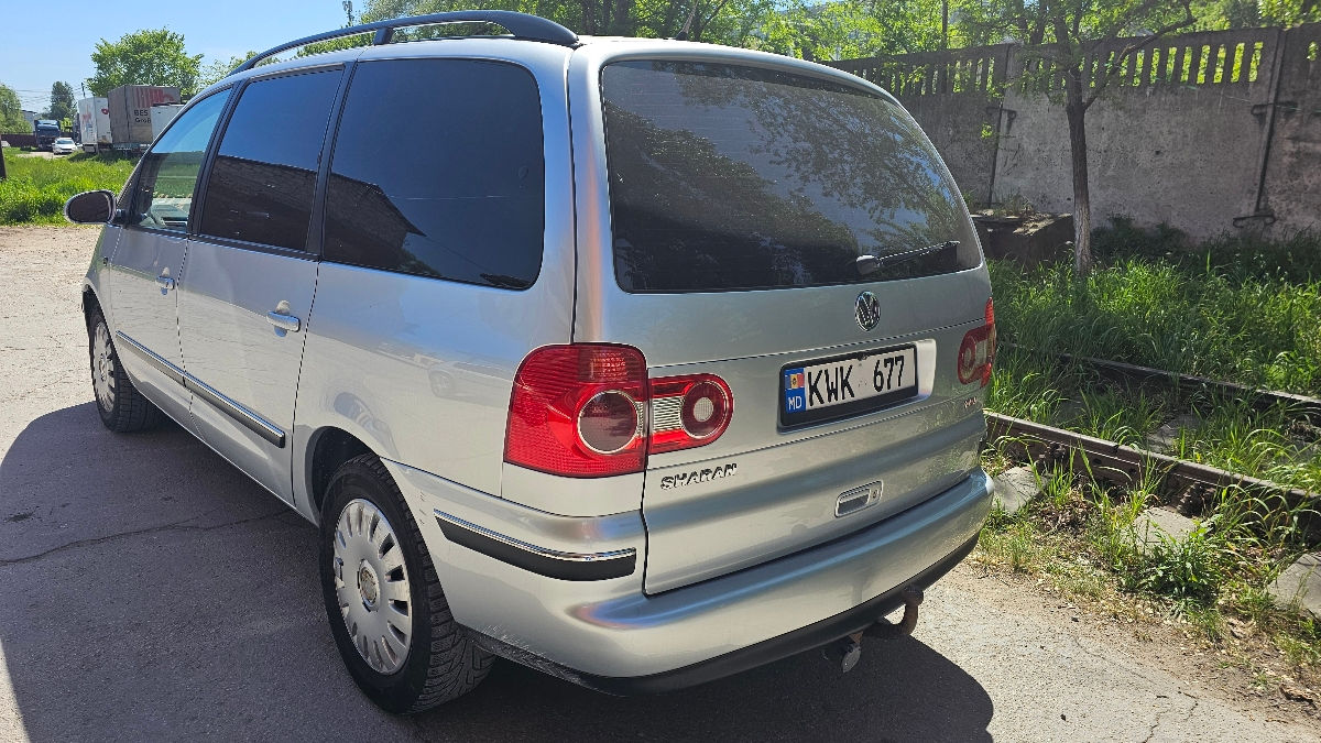 Volkswagen Sharan an. 2004 cu rulaj 490000 km, Diesel, 6900