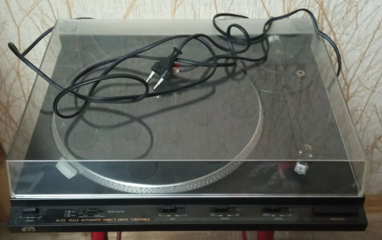 Проигрыватель JVC AL-F3 - 1500 лей