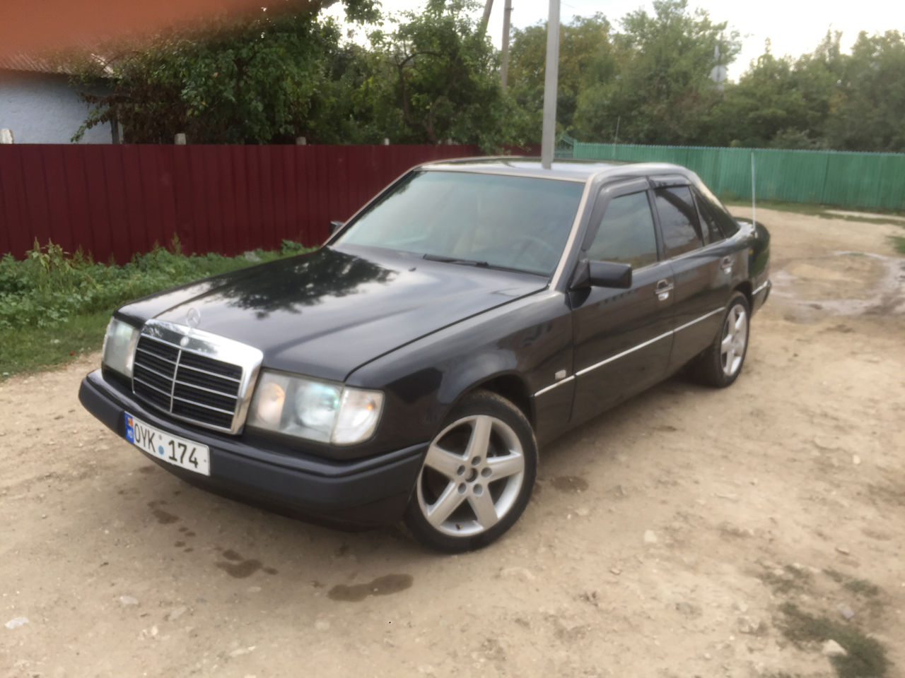Mercedes Series (W124)