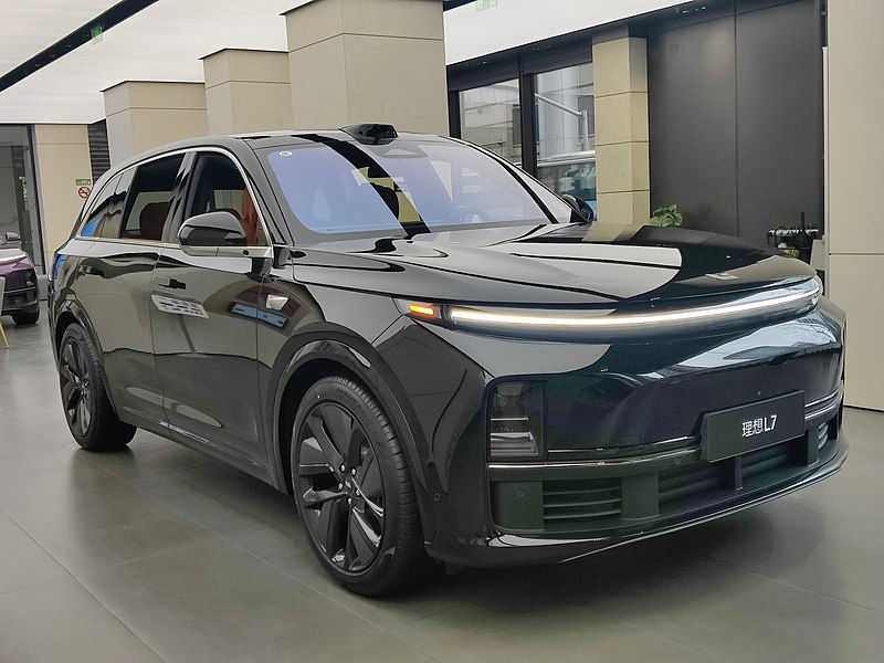 LiXiang L7 an. 2024 cu rulaj 5 km, Plug-in Hybrid (benzină), 40500