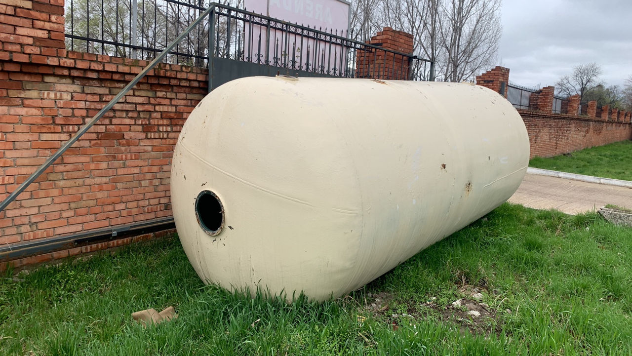 Butoi 16m3 pentru ulei,apa,motorina si altele.Butoi 16m3 pentru ulei ...