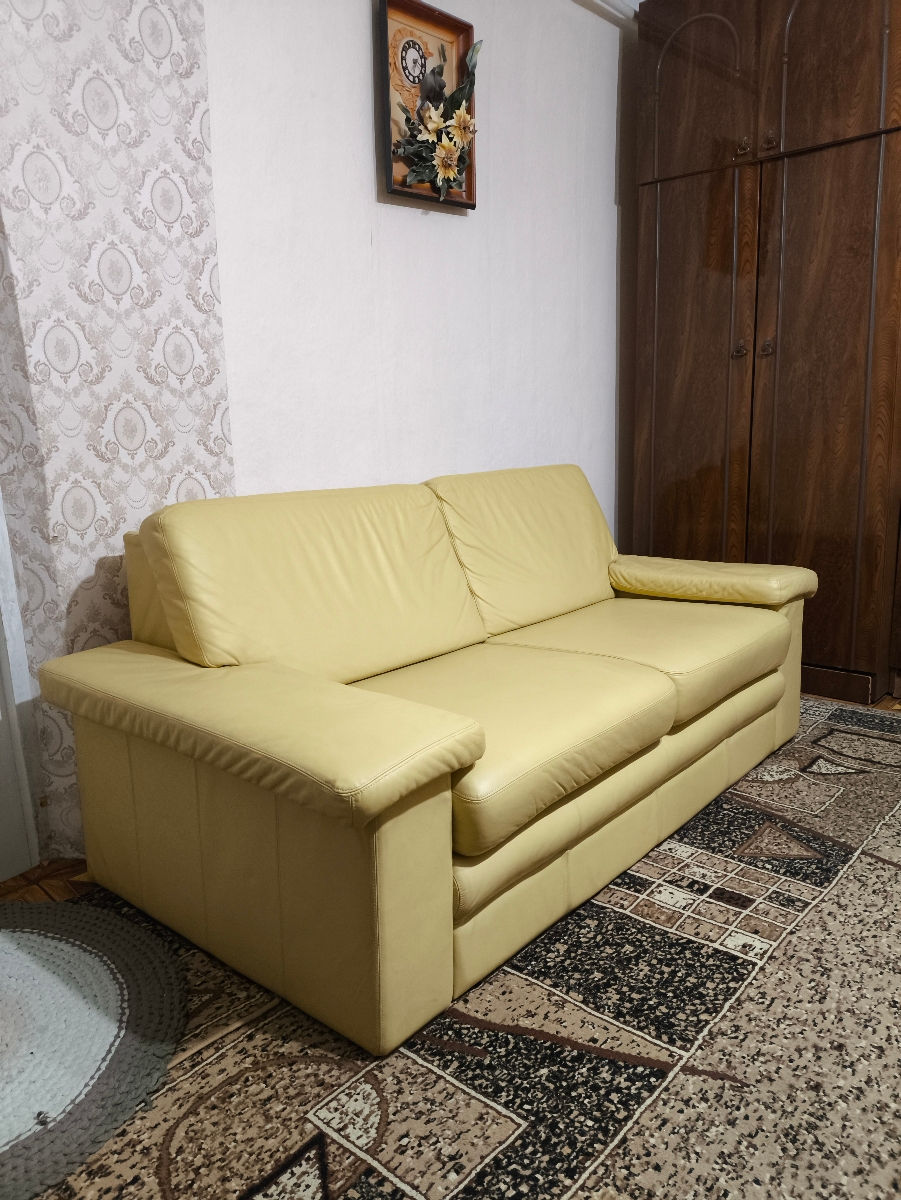 vand canapea din piele naturală