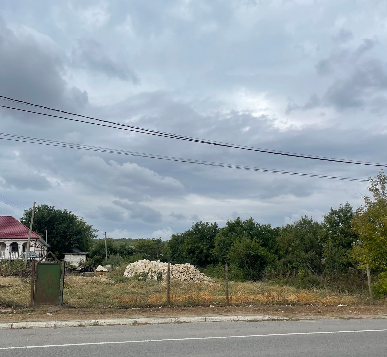 loc de casa la sosea in Stept-Soci r-n Orhei