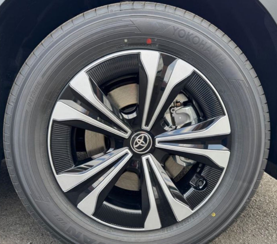 5x114.3 R18 Toyota cu anvelope 235/60 R18