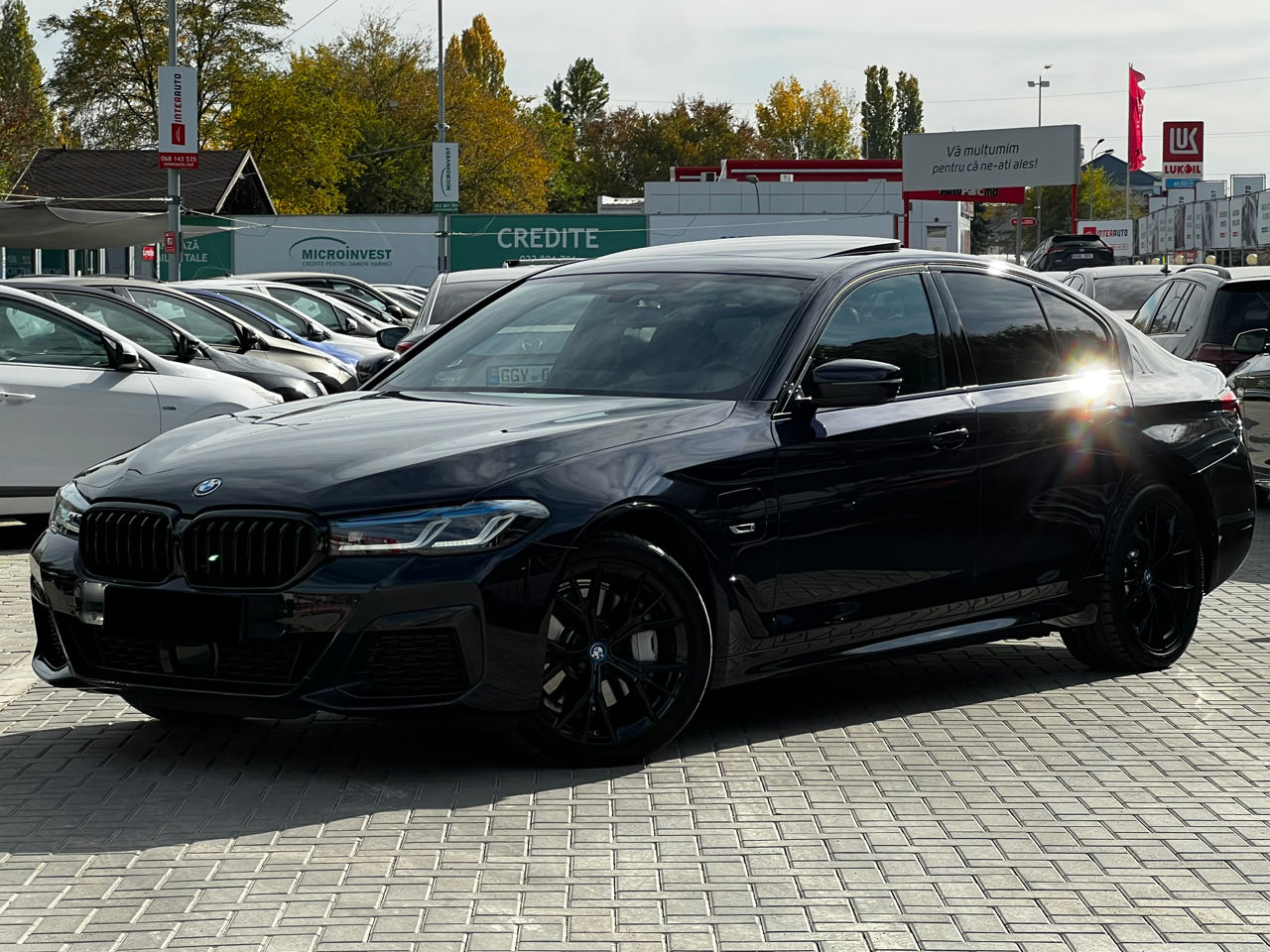 BMW 5 Series 2022 г. с пробегом 93216 км, Плагин-гибрид (бензин), 49900