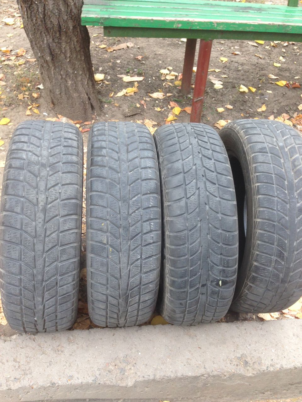 4 cauciucuri de iarna185/65//15 1200 lei