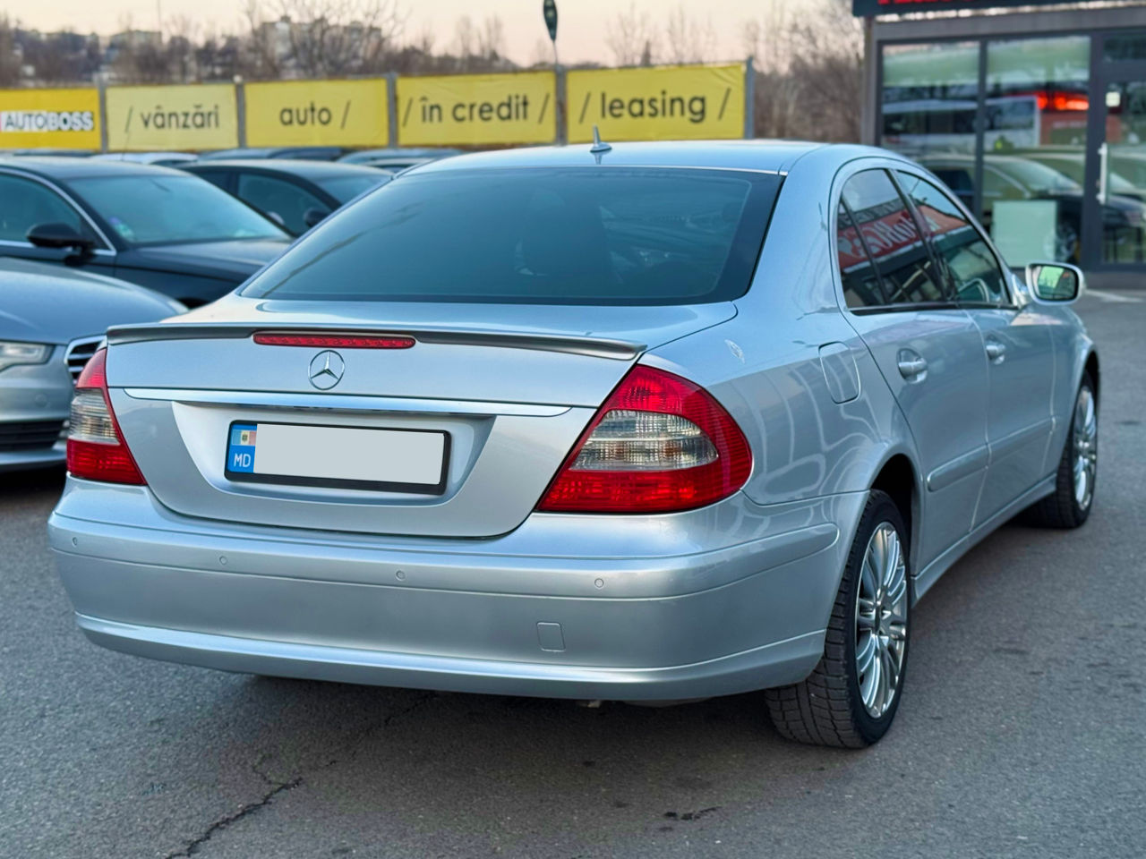 Mercedes E-Class 2007 г. с пробегом 111 км, Бензин, 8999