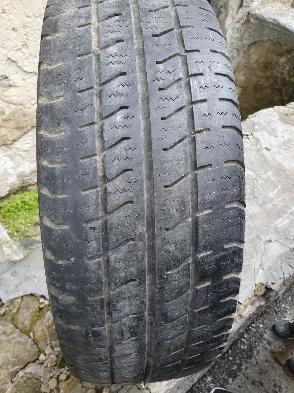 235-x-65-r-16