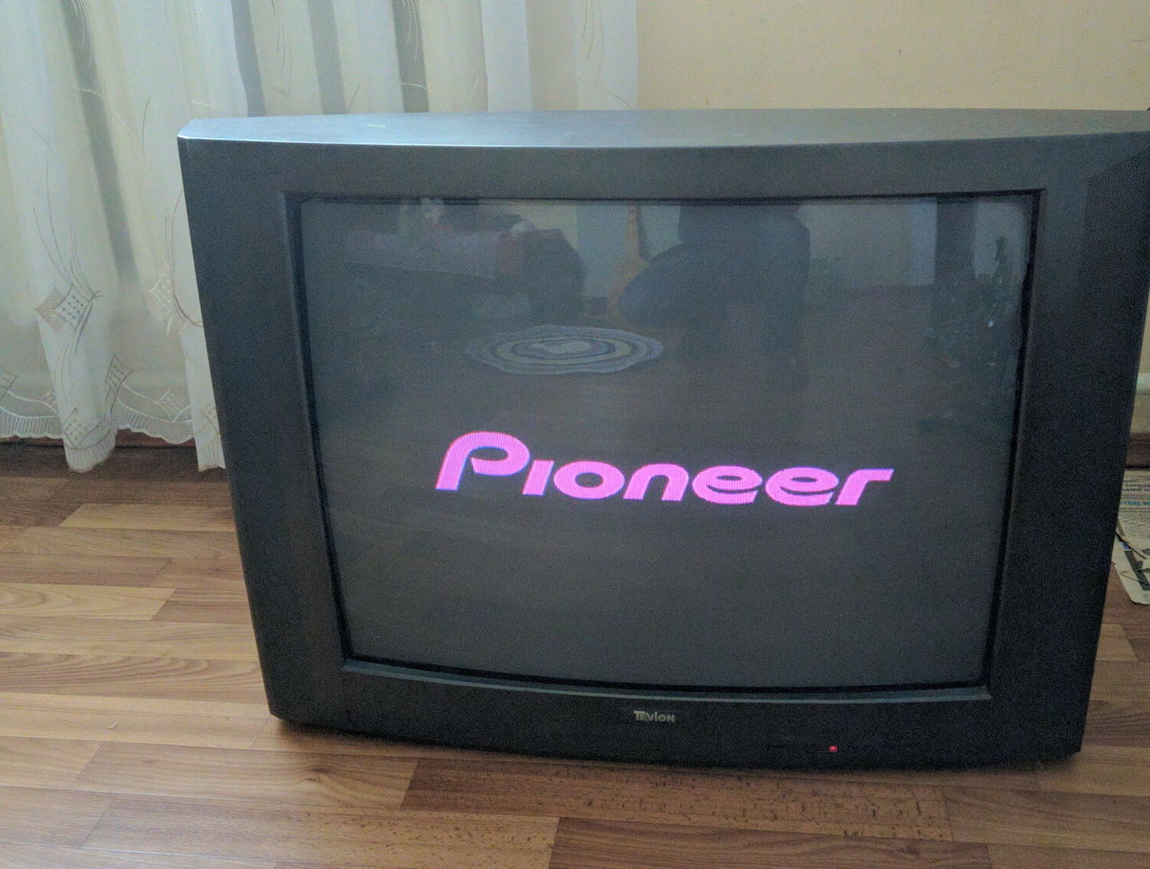 Телевизор немецкой фирмы Tevion TV 7004-2 в хорошем состоянии диагональ ...