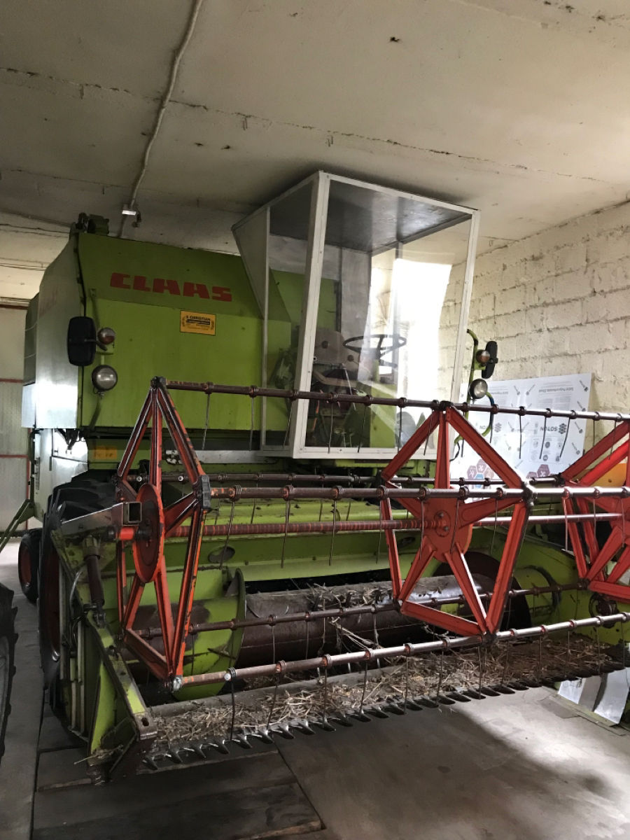 Vind combina Claas Compact 30