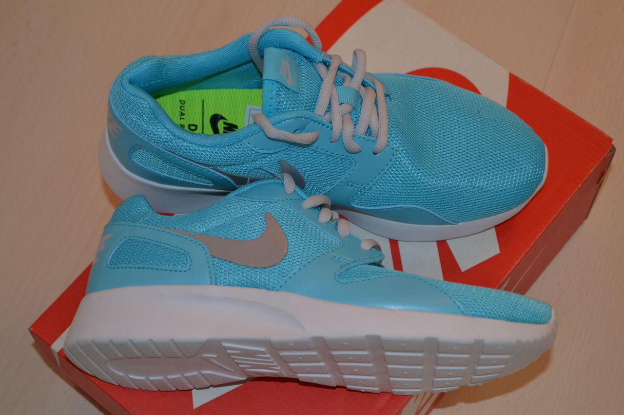 Оригинальные кроссовки Nike 36 размера.