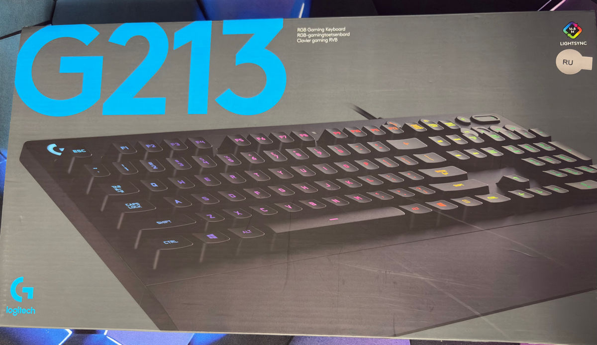 Logitech G213