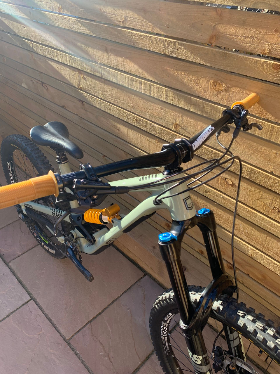 2021 Commencal clash