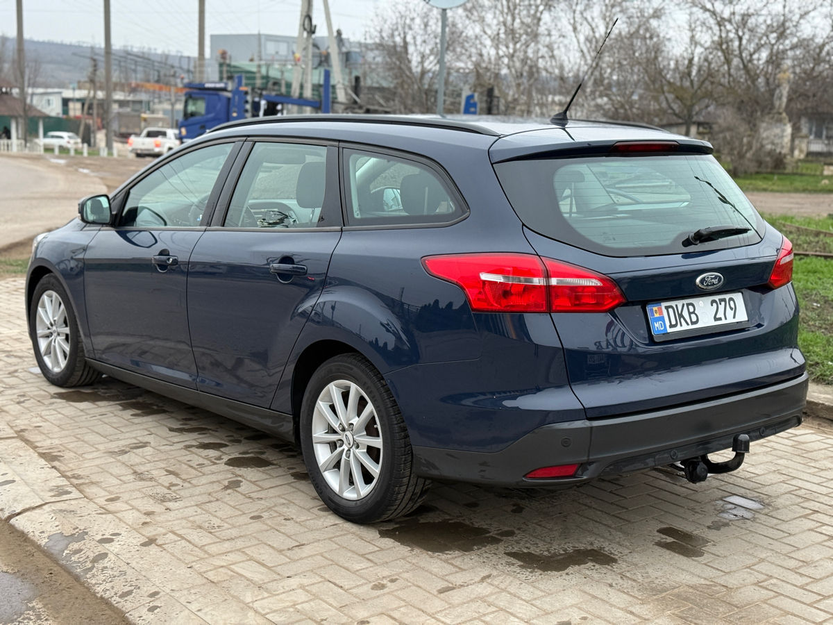 Ford Focus an. 2016 cu rulaj 198000 km, Diesel, 6399