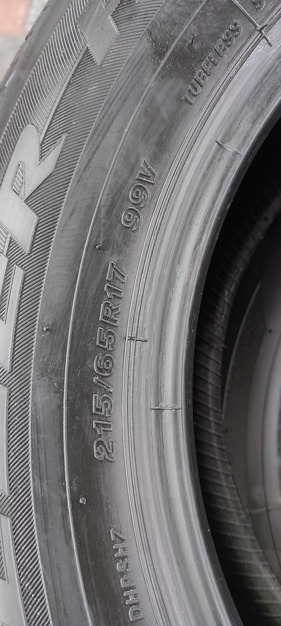 215.65.r17 Bridgestone