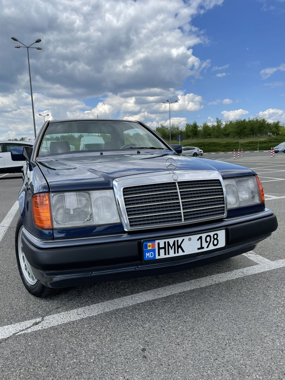 Mercedes Series (W124)