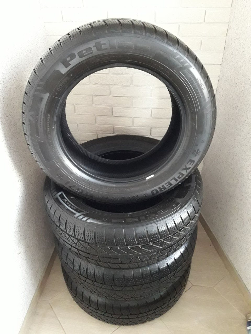 4 Anvelope de iarna 225/60/R17