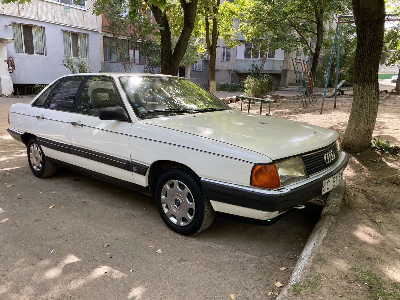 Audi 100 audi-100