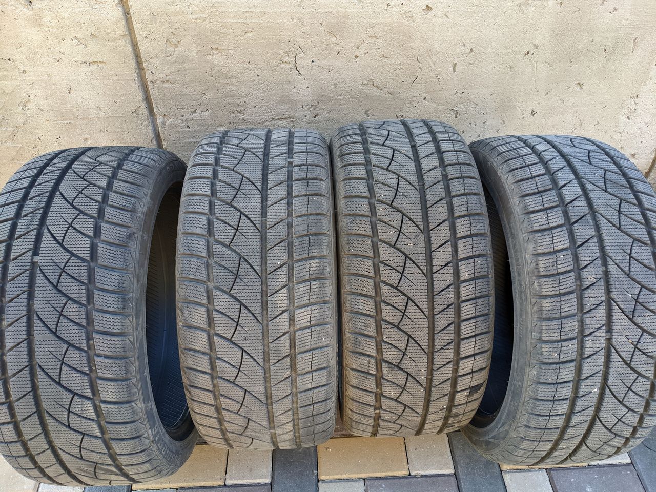 Anvelope de iarnă R18