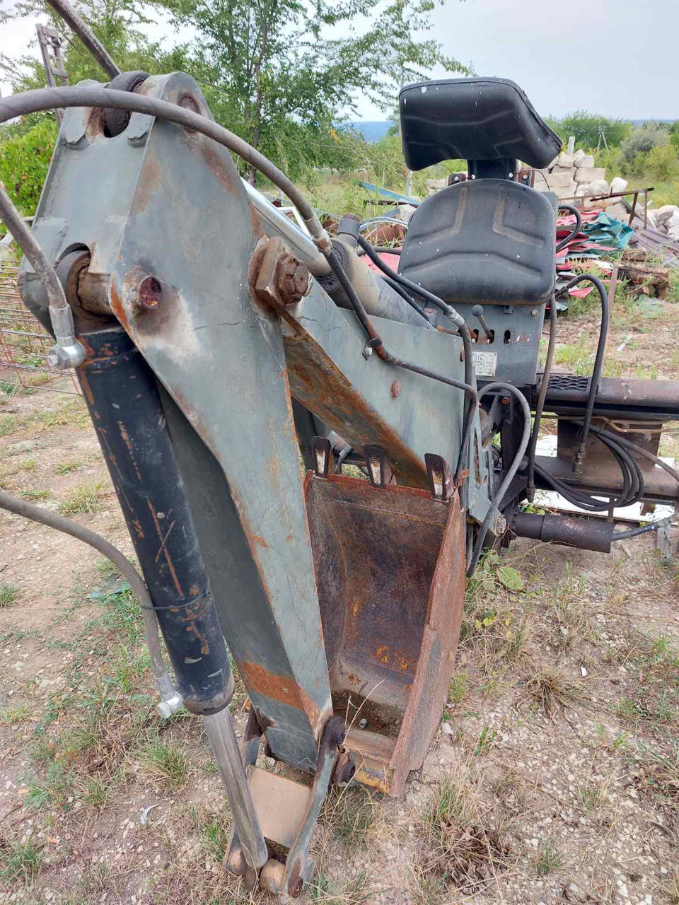 Utilaj pentru bobcat de sapat