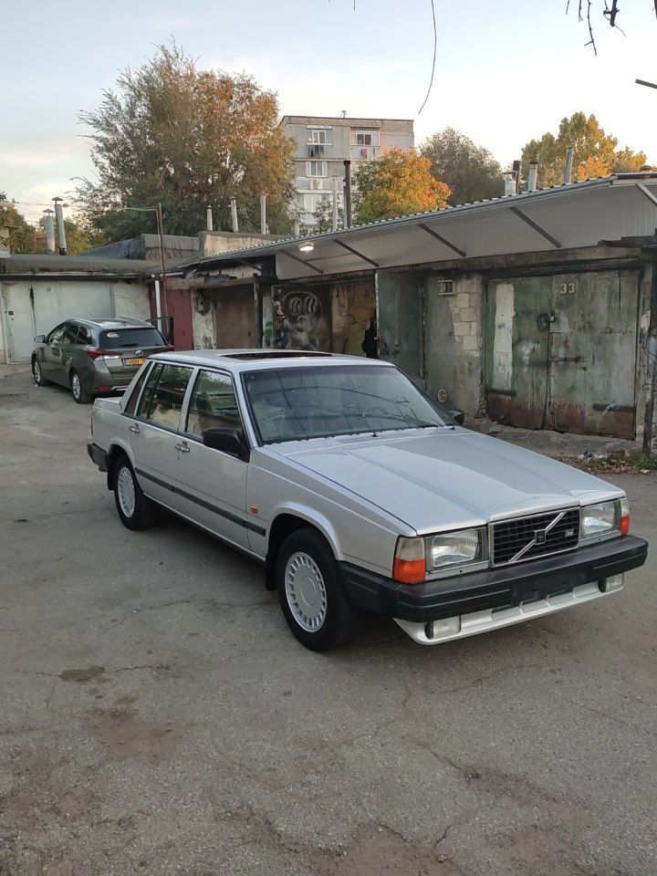 Volvo 700 Series