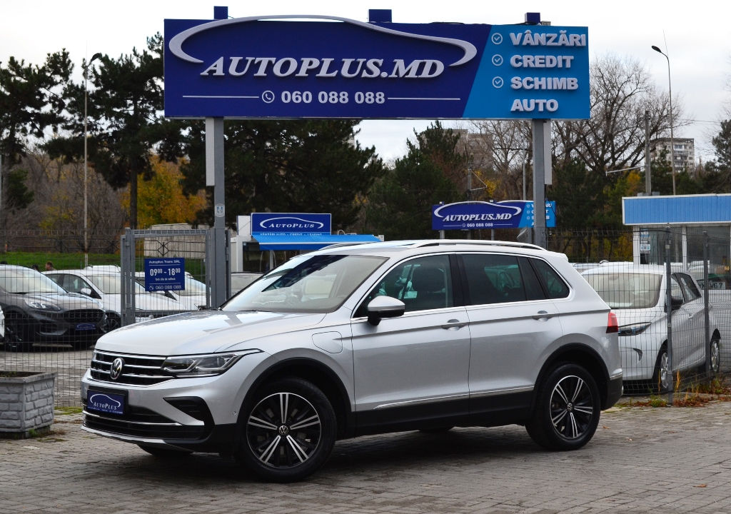 Volkswagen Tiguan an. 2021 cu rulaj 86660 km, Plug-in Hybrid (benzină ...
