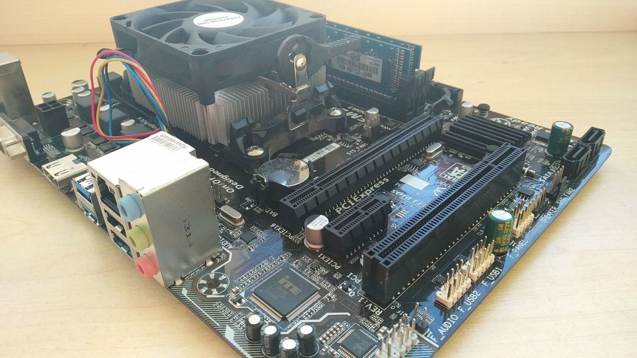 AMD Socket FM2+
