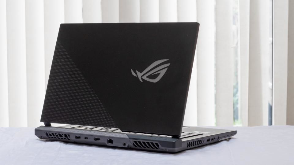 Asus Rog Strix G15- ryzen 9 5900x 16xcpu/ 1tb ssd / 32gb / 300 hertz ...