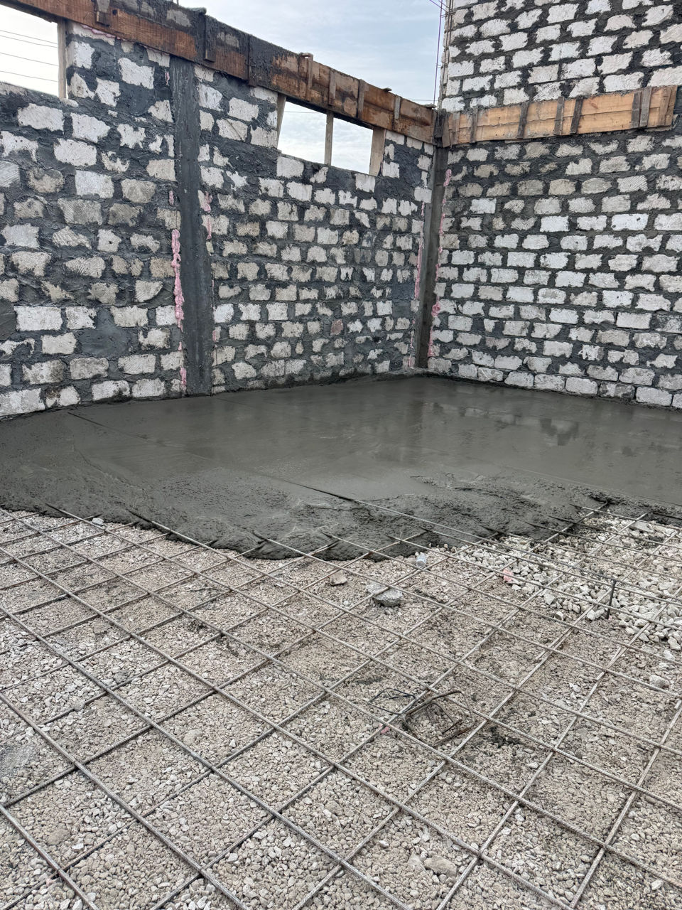 26000 Caut lucrători în construcție interioare și exterioare