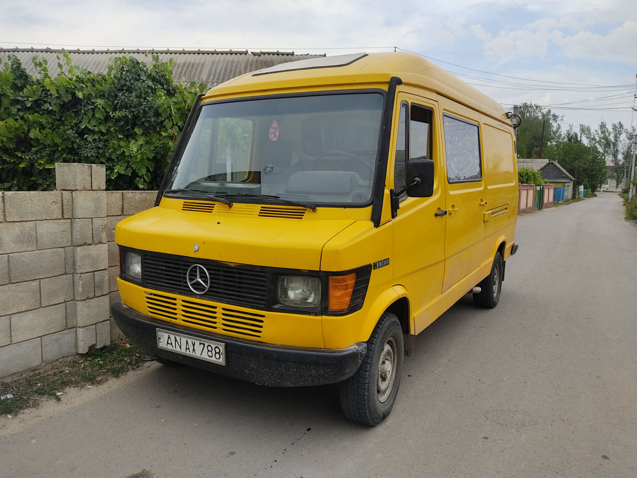 Mercedes 310D