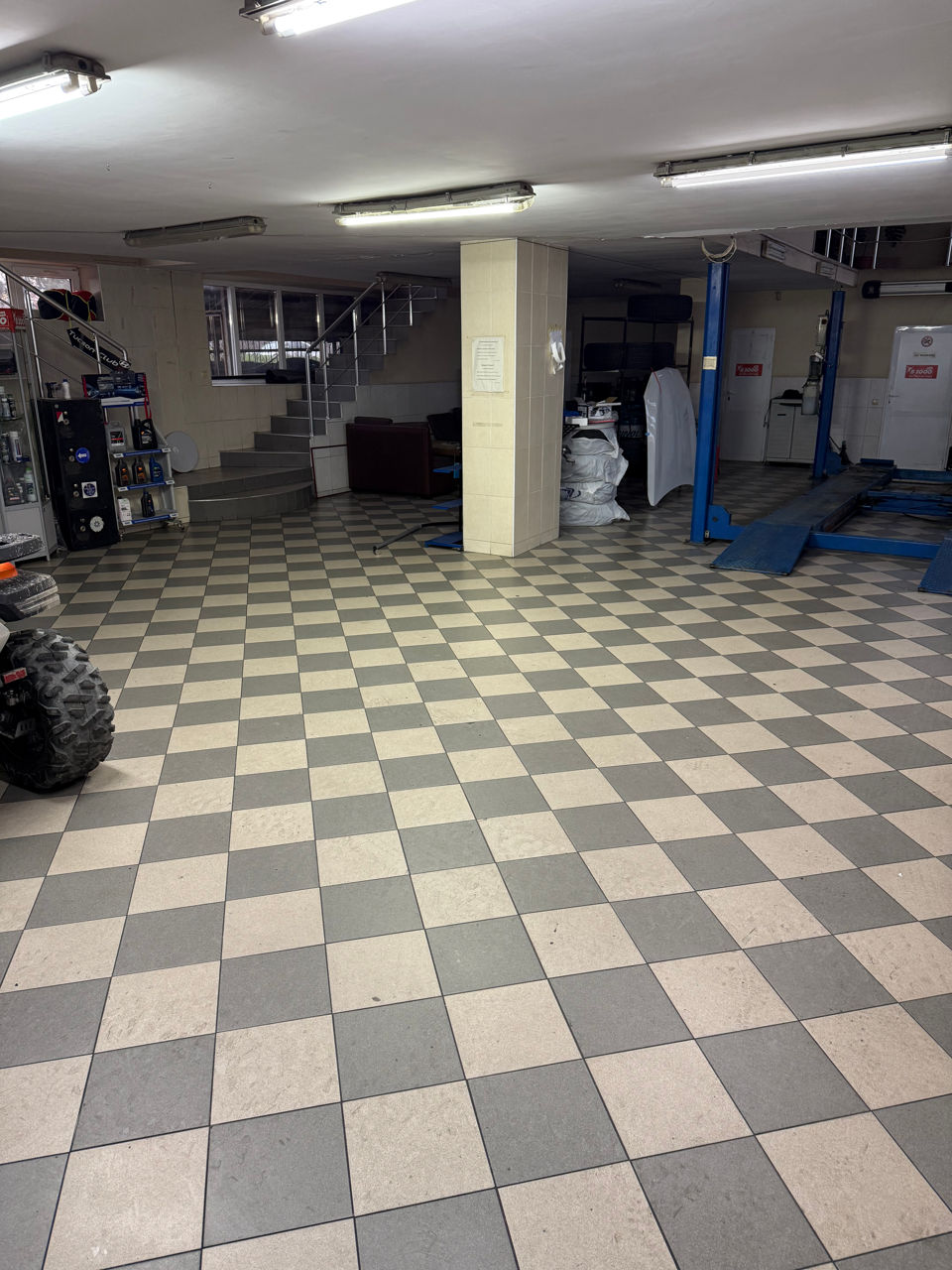 Se vand toate activile,lotul și imobilele unui complex de servicii auto activ