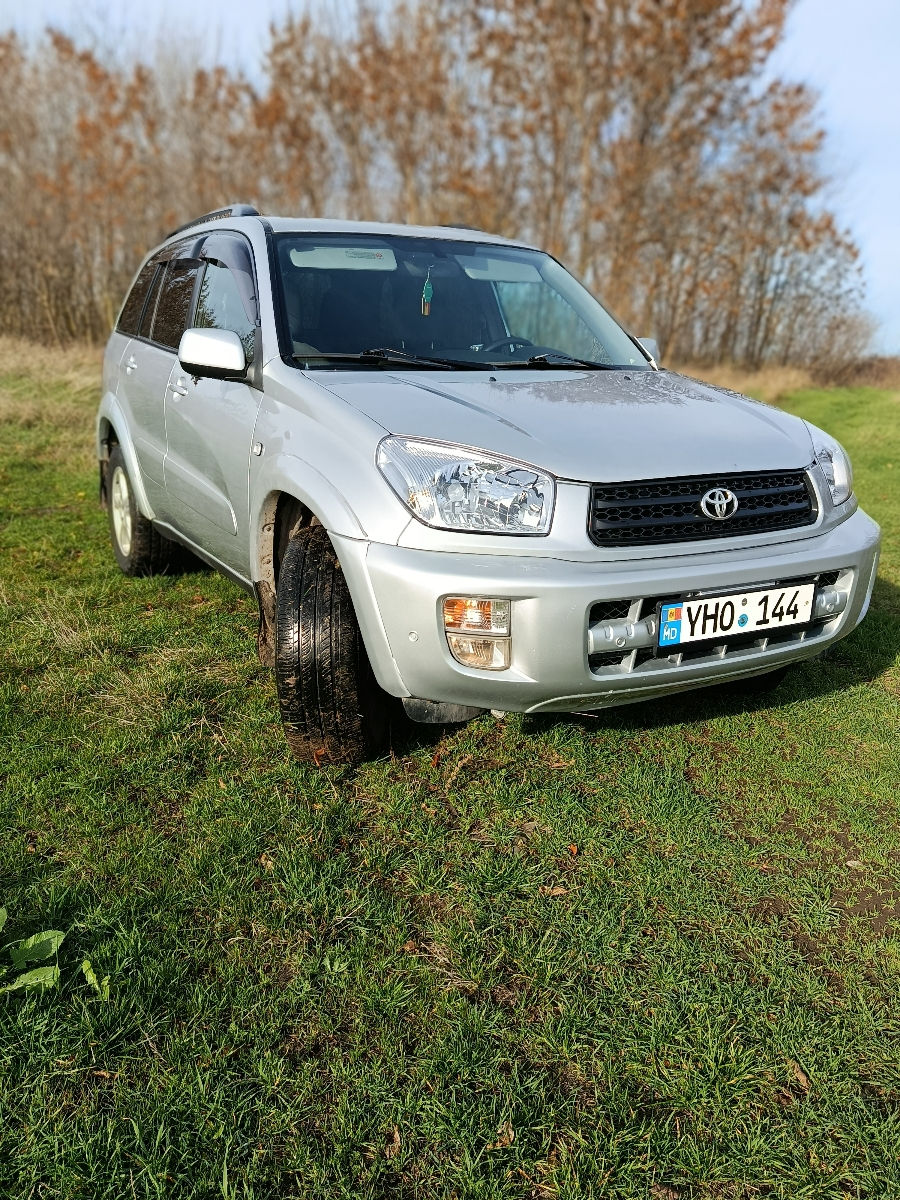 Toyota Rav 4 an. 2001 cu rulaj 295350 km, Gaz / Benzină (propan), 5900