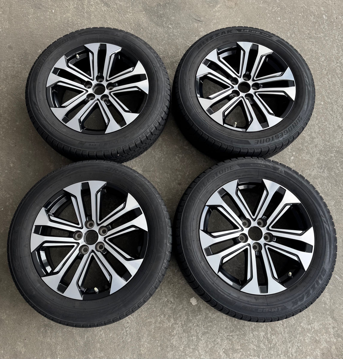 5x114.3 Toyota cu anvelope 225/60 R18