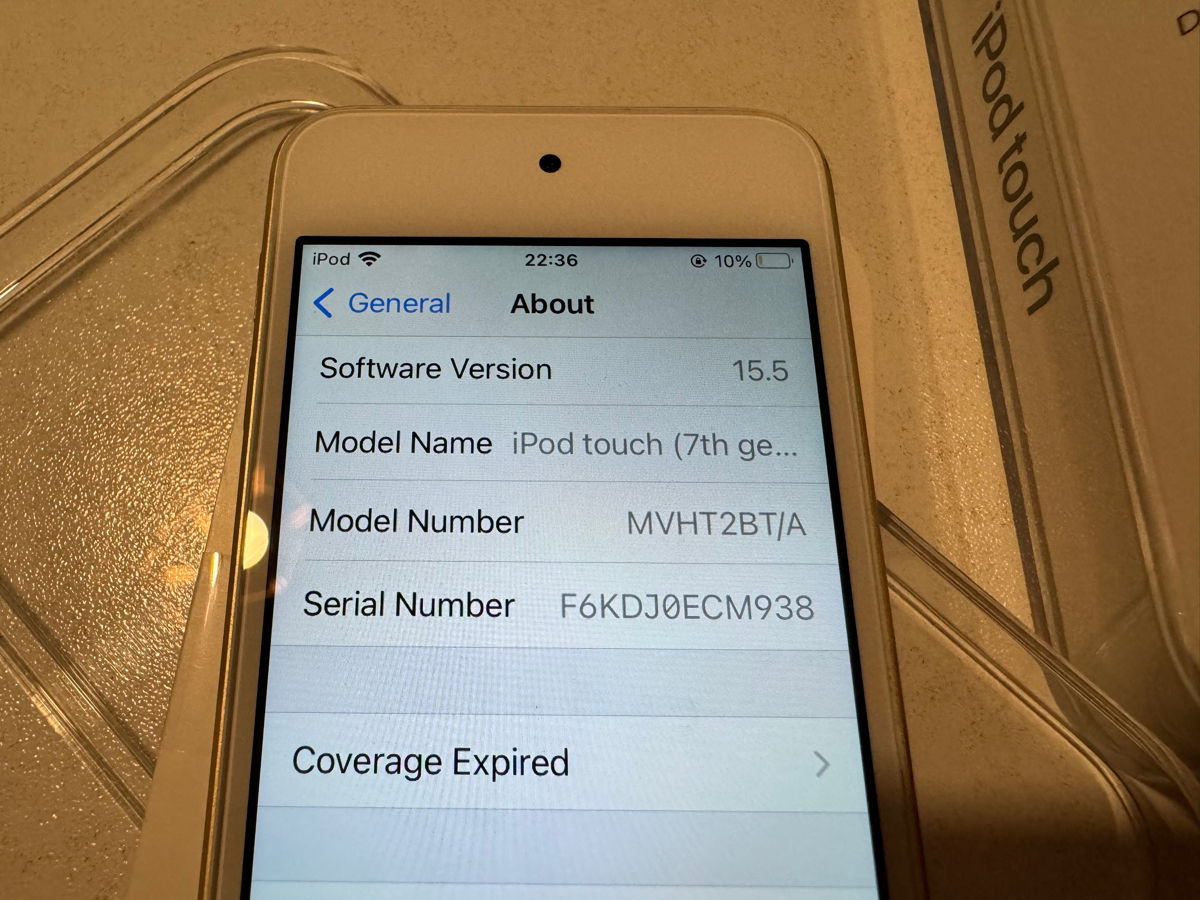 Vând iPod Touch (7th Generation)