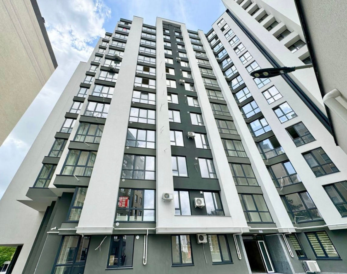 Parcare 2 locuri plus debara