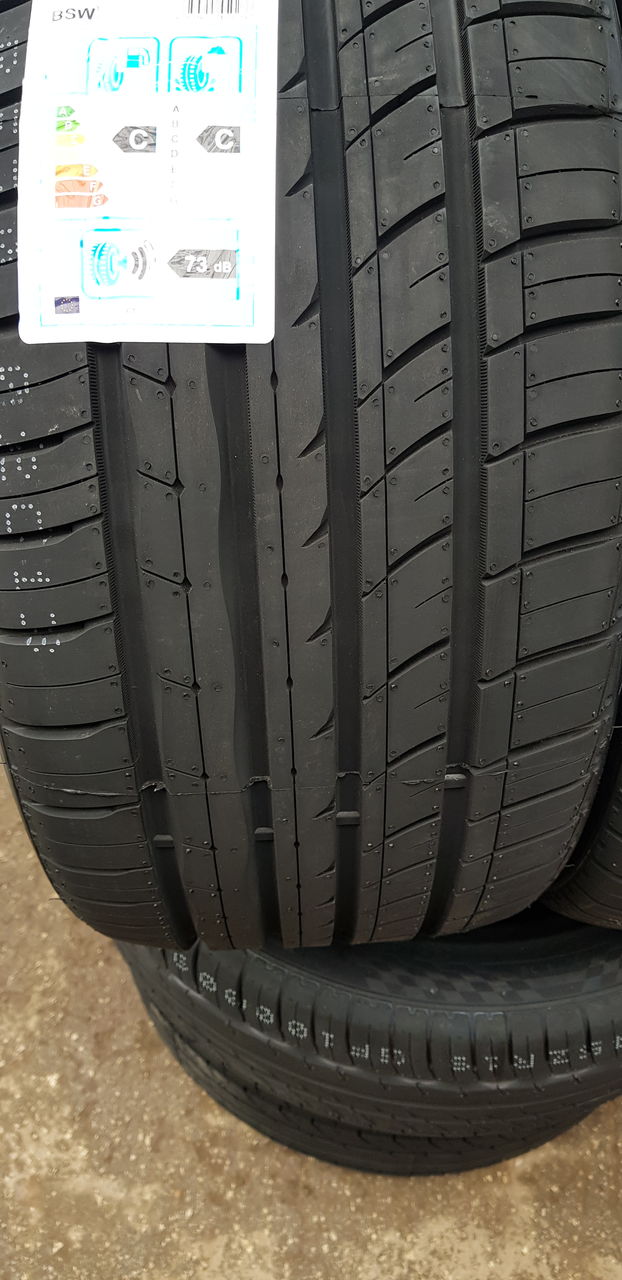 275/35/19 245/40/19 Roadx