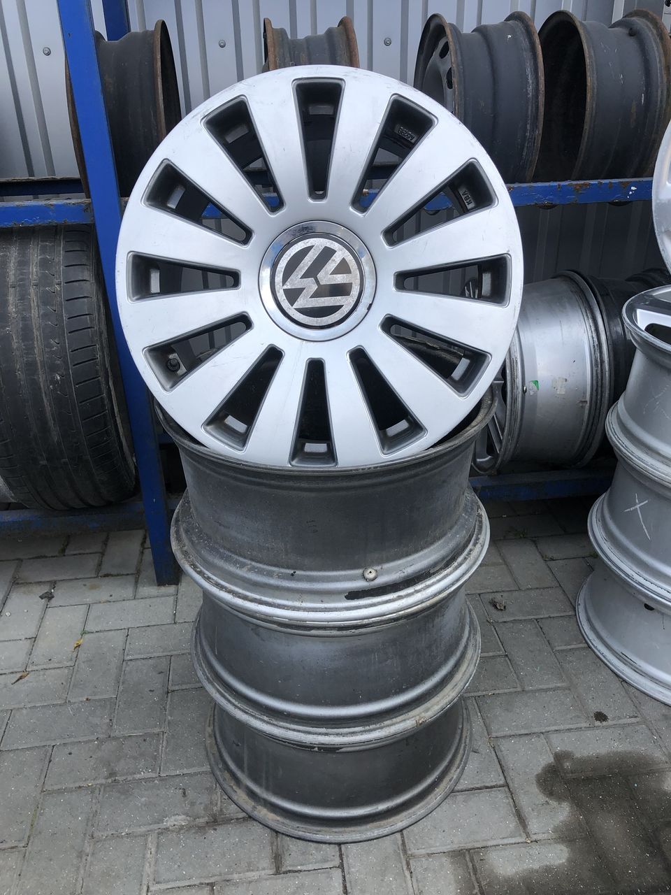 Se vind discuri R 18 Audi W