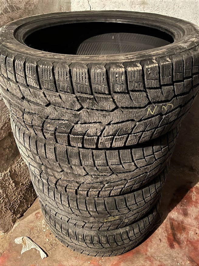 245/45 R19 Toyo