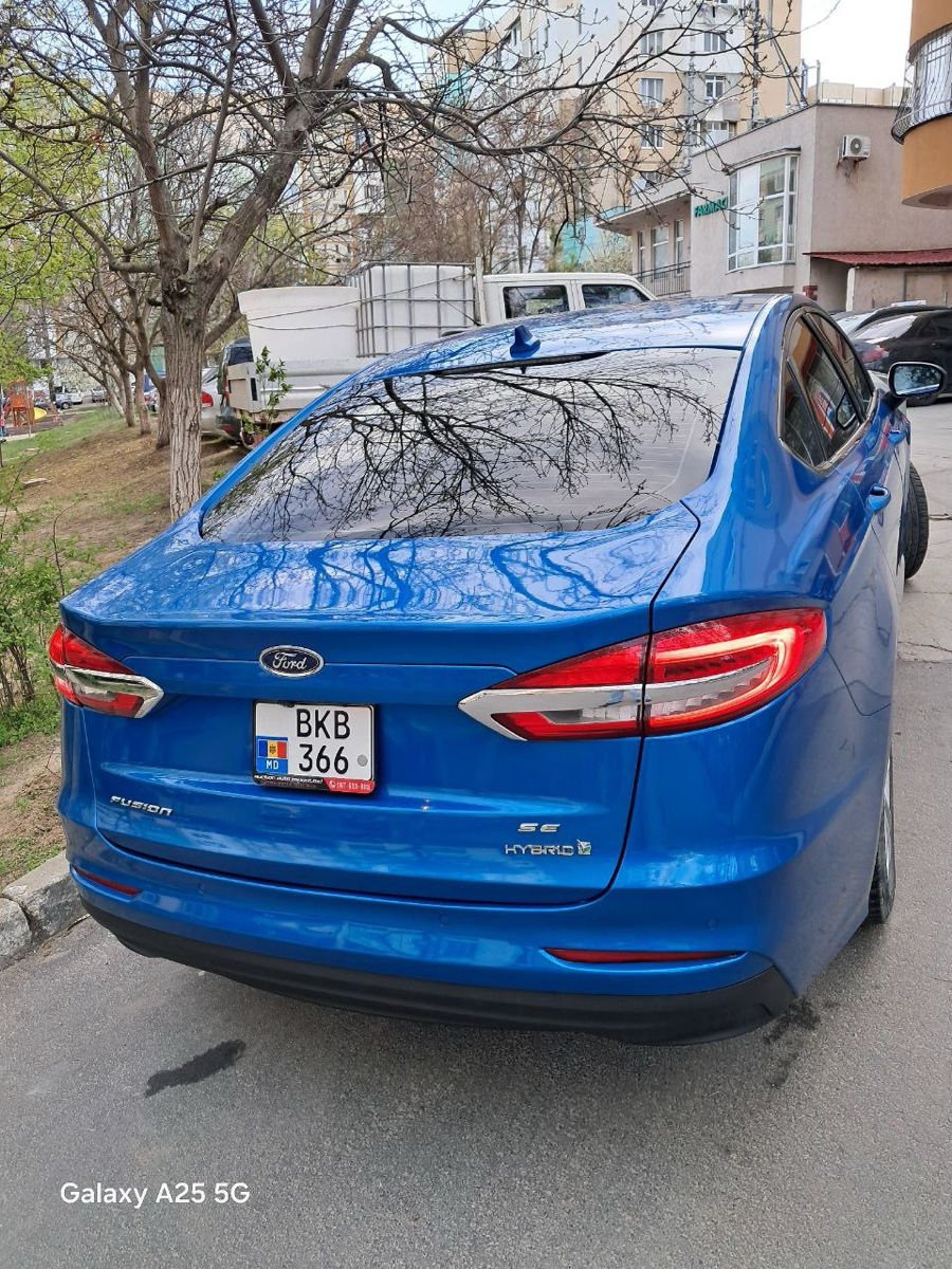 Ford Fusion 2019 г. с пробегом 124000 км, Гибрид, 12400