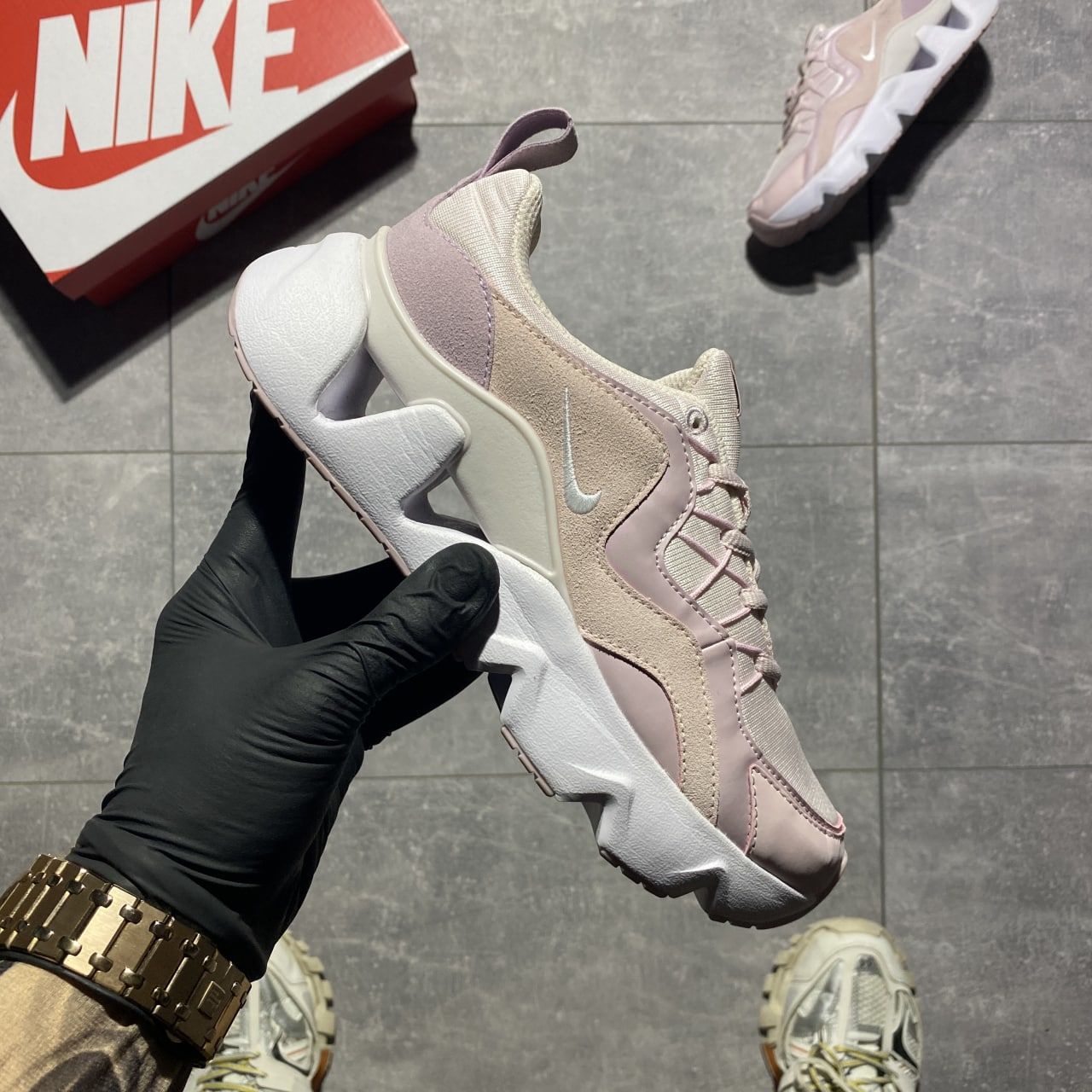 Nike RYZ 365 Pink/Beige Women's