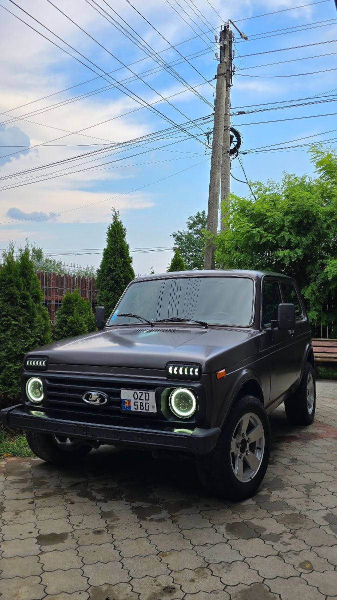 Lada / ВАЗ 2113 an. 2004 cu rulaj 123 mi, Benzină, 2400