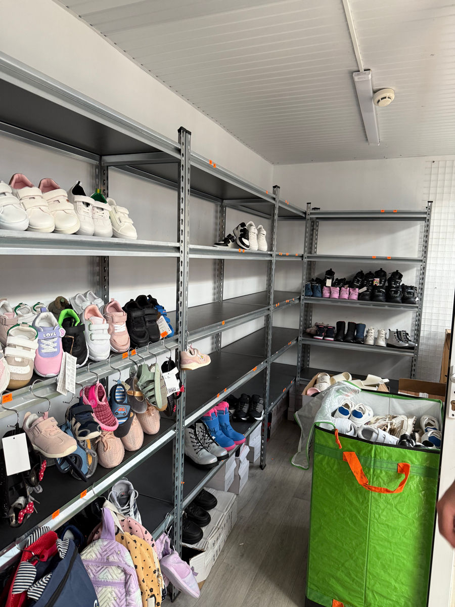 Rafturi pentru magazin