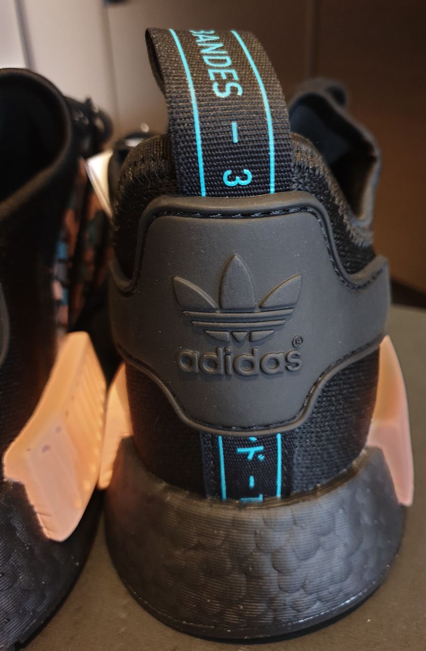 Adidas NMD R1 оригинал original