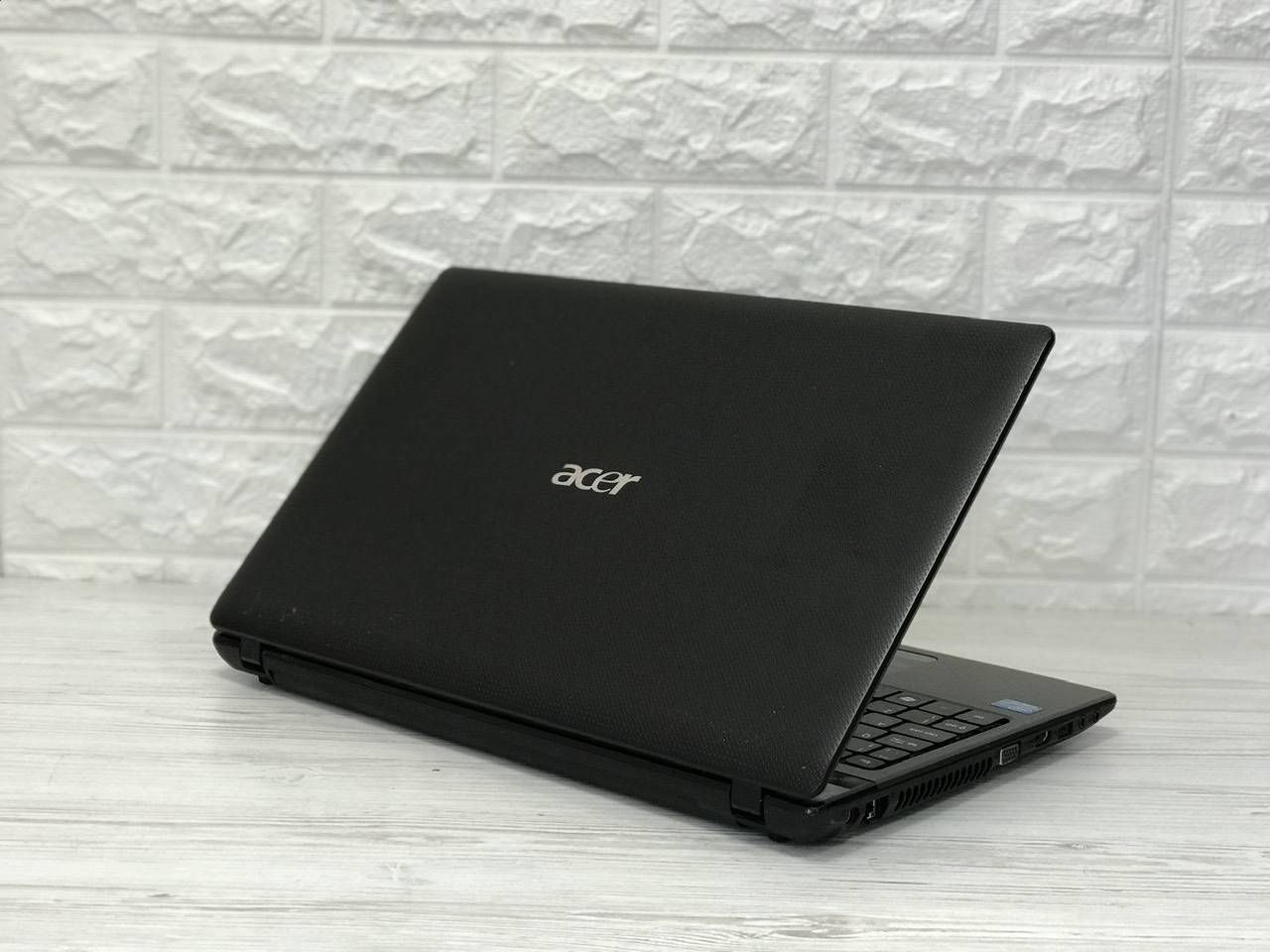 Acer Aspire 15 ! i3 2350/ 8GB RAM/ 256GB SSD