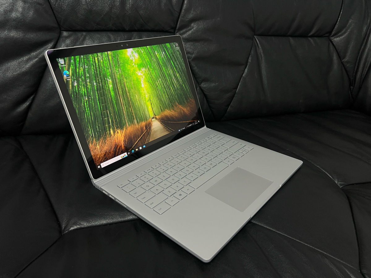 Surface Book, 13,5 2K/ i5/ 8gb RAM/ 256gb SSD