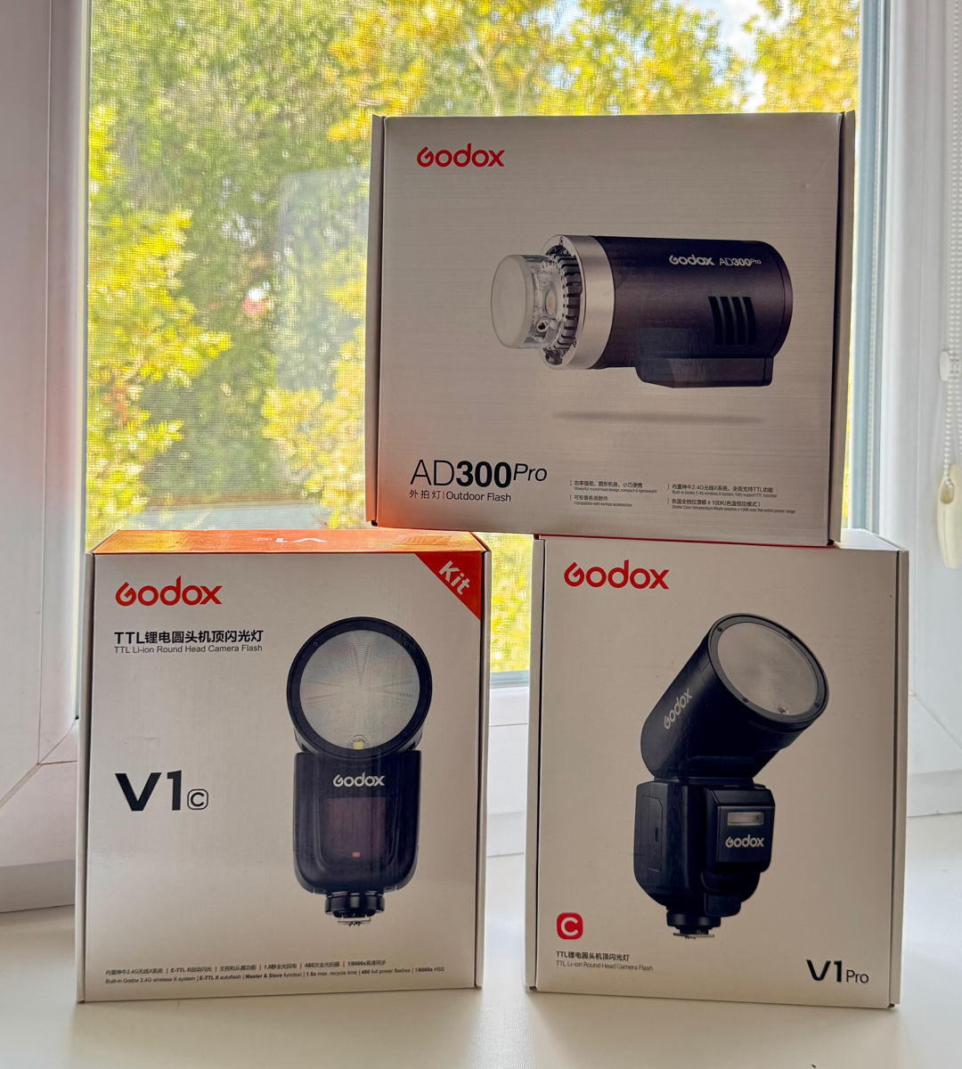 Godox V860 III, Godox V1 Pro, Godox AD200Pro ! Noi in cutie