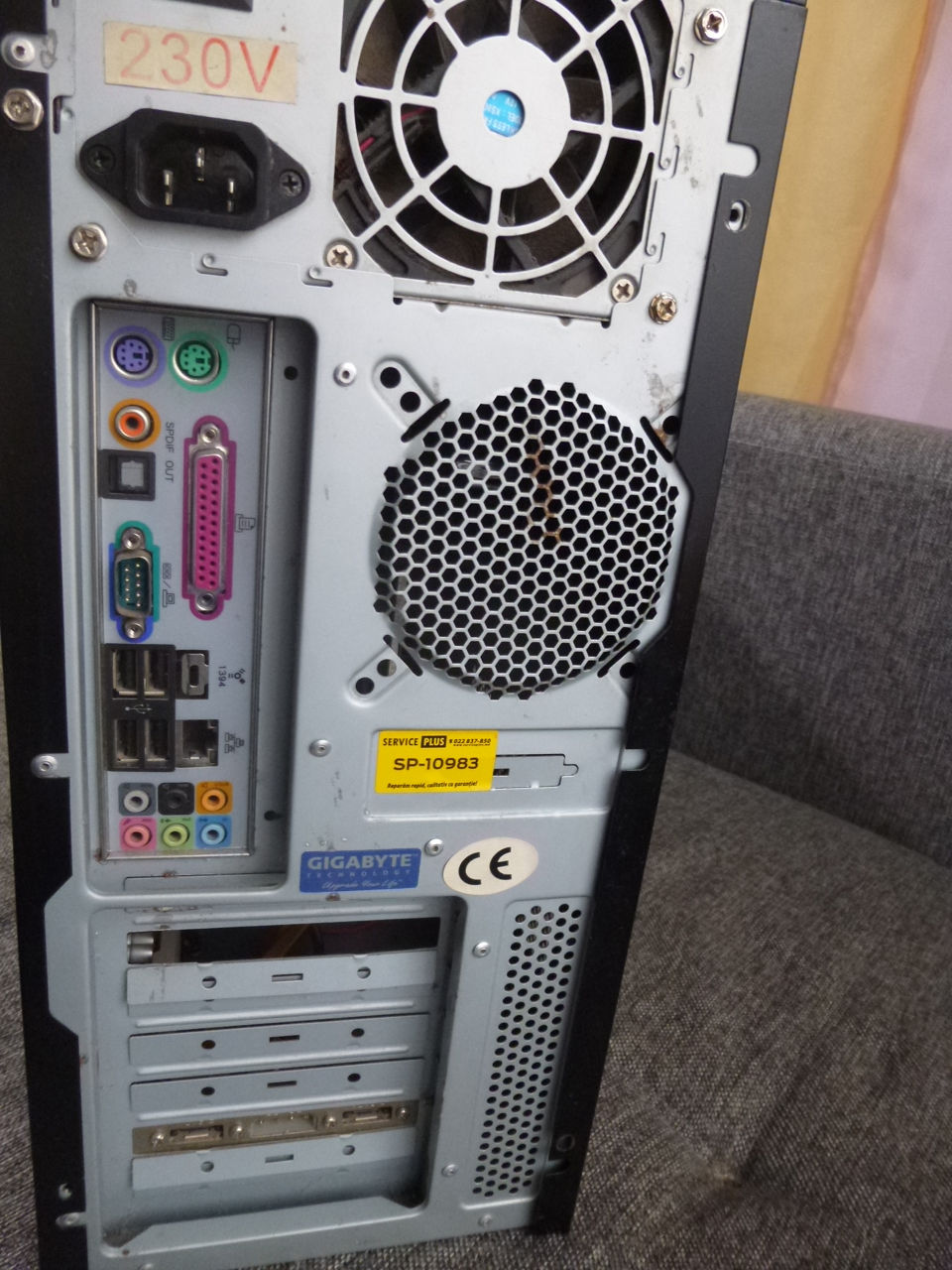 Cu HDD sau fara-Intel 2 nuclee-2,4 Ghz-DDR2-RAM e pus 2Gb, posibil de adaugat. 600-900 lei.