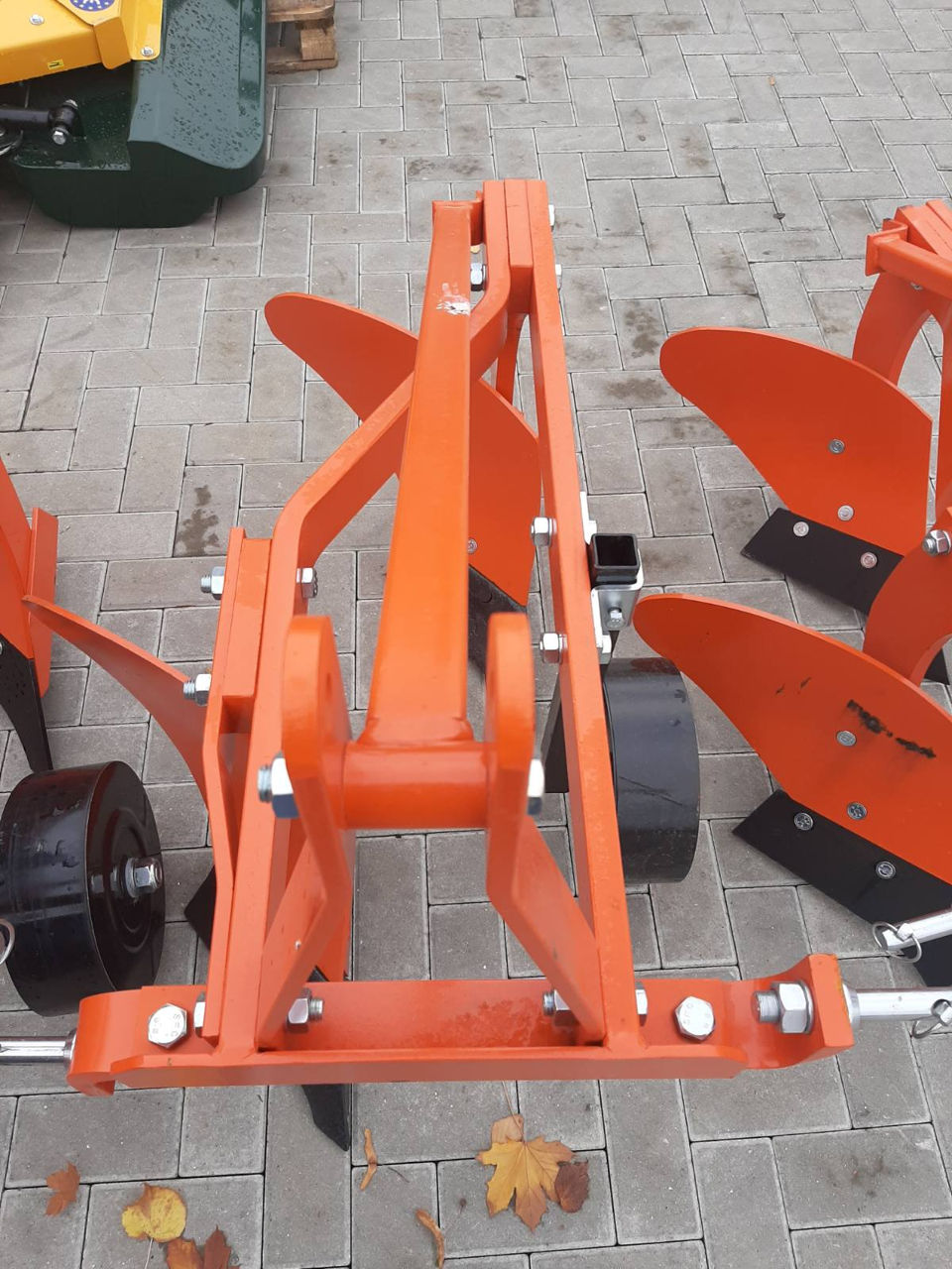 Plug pentru minitractoare